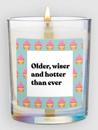 Candle Hand Older, Wiser And Hotter Than Ever Chatty Bougie &agrave; motifs