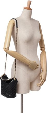 Chanel Hobo Bags - Quilted Chevron Lambskin Handle with Chic Bucket B - Gr. unisize - in Schwarz - f&uuml;r Damen