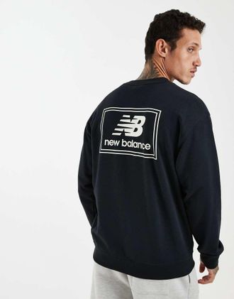 New Balance Sweatshirt mit gewebtem Label-Print in Schwarz