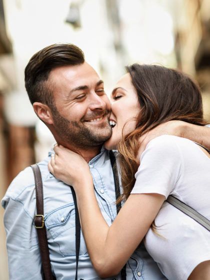 Knutschfleck-Alarm? Mit diesen 3 SOS-Tipps bekommst du ihn weg