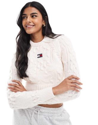 Tommy Jeans Pull en maille torsad&eacute;e &agrave; motif &eacute;toile - Blanc cass&eacute;