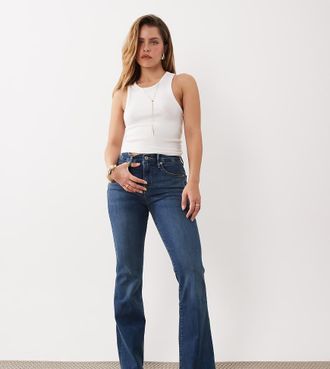 Good American Petite Good Flare Jeans in Mittelblau