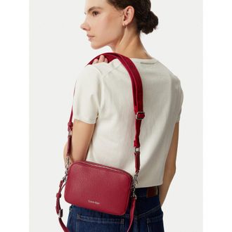 Calvin Klein Handtasche Calvin Klein Webbing 2X Strap Camera Bag LV04F3656G Rot