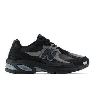 New Balance Unisexe 2010 en Noir/Gris, Su&egrave;de/Mesh, Taille 40.5