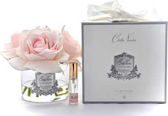 C&ocirc;te Noire duftete f&uuml;nf Rosen in einer klaren Glasvase 5 Rose Franz&ouml;sisch Pink