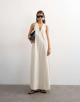 Topshop Robe trap&egrave;ze longue en popeline avec dos nu et ourlet plongeant - Blanc cass&eacute;-Pas de couleur