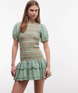 Reclaimed Vintage Robe courte smock&eacute;e et ray&eacute;e &agrave; manches bouffantes et bordures contrastantes - Vert et rouge-Multicolore