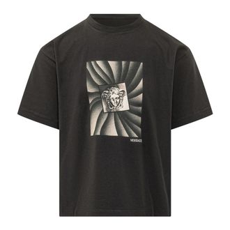 Versace Bedrucktes Baumwoll-Jersey-T-Shirt in Regular Fit - - Tops - Herren - Schwarzk - S
