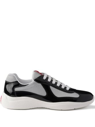 Prada Sneakers aus Lackleder - Schwarz
