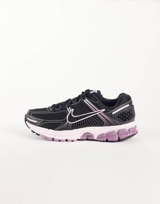Nike Zoom Vomero 5 Sneaker in Schwarz und Pink