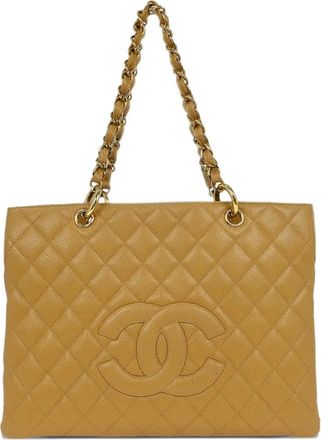 Chanel 2002 gesteppte Tote Bag mit Kettenhenkeln - Nude