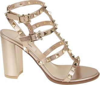 Valentino Garavani Femme, Chaussures, Rose, Taille: 36 1/2 EU Rockstud Sandale en cuir de veau lamin&eacute; avec brides 90 mm
