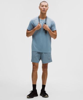 lululemon Short License to Train sans doublure pour Hommes - 18 cm - Bleu - Taille 2XL