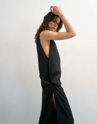 Topshop &Auml;rmelloses Maxikleid aus Kreppstoff in Schwarz mit verdrehtem Detail an der Seite