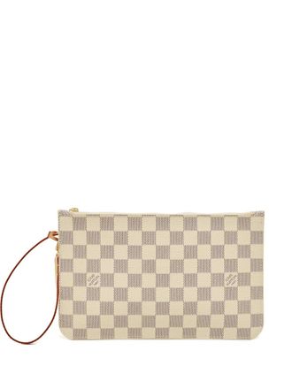 Louis Vuitton Karierte Neverfull Clutch - Nude