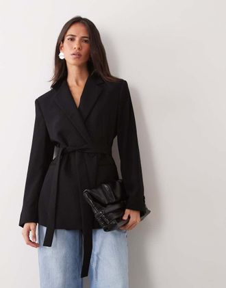 Mango blazer noir &agrave; nouer &agrave; la taille