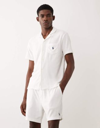 Polo Ralph Lauren Short densemble en tissu &eacute;ponge &agrave; logo embl&eacute;matique - Blanc