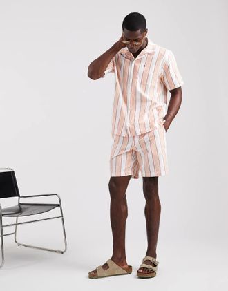 Tommy Hilfiger Shorts mit 8 Zoll Schrittl&auml;nge in gestreiftem Orange, Kombiteil