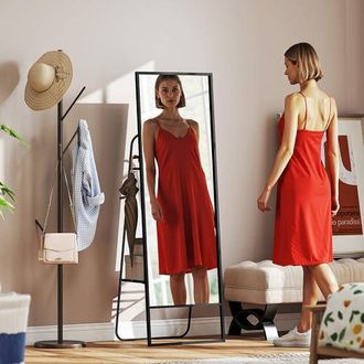 HOMCOM Ganzk&ouml;rperspiegel 157 x 50 cm Rechteckiger Standspiegel mit Regal, 2 Haken und Metallrahmen, Gro&szlig;er Spiegel, Ankleidespiegel f&uuml;r Schlafzimmer, Wohnzim