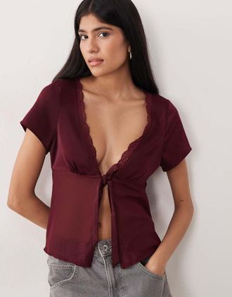 Motel Kilu - Oberteil aus Satin und Chiffon in Burgunderrot