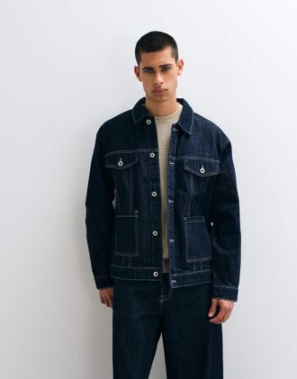 Only & Sons veste en jean &agrave; coutures contrastantes coordonn&eacute;e en bleu fonc&eacute; d&eacute;lav&eacute;