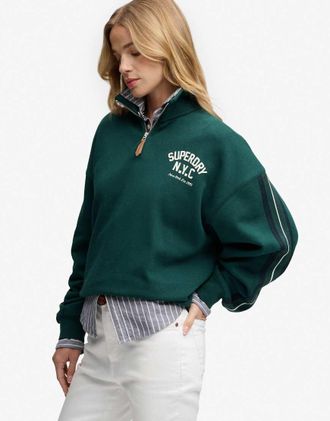 Superdry Country Club - Top &agrave; col zipp&eacute; et appliqu&eacute; - Vert sapin fonc&eacute;