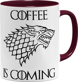 OM3 Coffee is Coming Statement Tasse mit Spruch - Keramik Becher - 11oz 325ml - Beidseitig Bedruckt - Bordeaux
