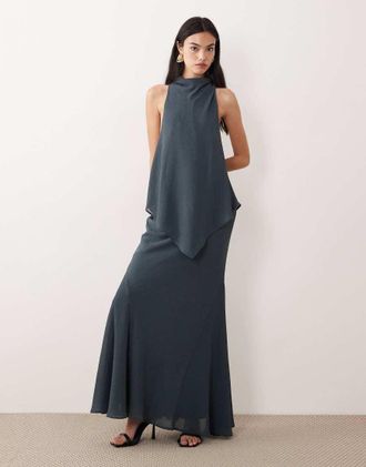 Asos Hochgeschlossenes, doppellagiges Maxikleid aus Chiffon in Anthrazitgrau