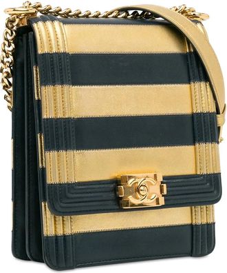 Chanel Hobo Bags - Paris New York Metallic Lambskin Striped North Sou - Gr. unisize - in Gold - f&uuml;r Damen