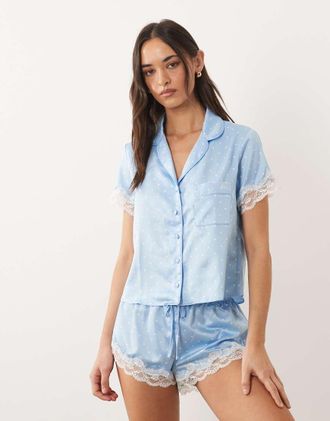Boux Avenue Amelia - Set in gepunktetem Blau, aus kurz&auml;rmligem Hemd mit Reverskragen und Shorts