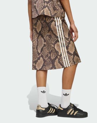 adidas Originals Satinrock in Leinen/Magic Beige mit Schlangenmuster-Neutral