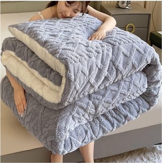 Generic Dicke Bettdecke Aus Lammkaschmir F&uuml;r Den Winter. Steppdecke Aus Lammkaschmir. Winterdecke Aus Lammwolle. Dicke Kaschmirdecke(B,150x200cm/3kg)