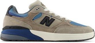 New Balance Unisex NB Numeric Andrew Reynolds 933 in Braun/Blau, Wildleder/Mesh, Gr&ouml;&szlig;e 40.5