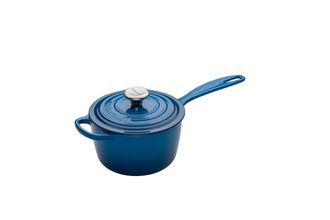 LE CREUSET Le Creuset Signature Stielkasserolle aus Gusseisen, Rund, Ø 16 cm, 1,5 l, Für alle Herdarten inkl. Induktion geeignet, 2,372 kg, Marseille, 2118116200