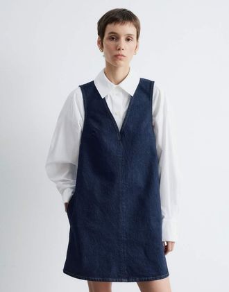 & Other Stories Robe courte à col V et surpiqûre à lavant en jean stretch - Bleu foncé délavé