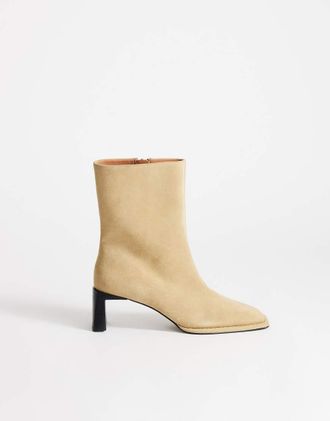 Topshop Kali Stiefelette aus echtem Wildleder mit Absatz in Sand-Neutral