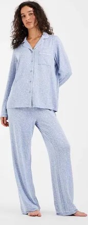 Loungeable superweiches, geb&uuml;rstetes Ripp-Set mit Reversoberteil, weitem Pyjama-Hosenbein und Paspeldetail in Blau