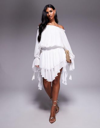 Aria Cove Robe courte effet drapé en mousseline avec encolure bardot et ourlet volanté - Blanc