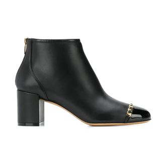 Ferragamo Femme, Chaussures, Noir, Taille: 39 1/2 EU Bottines Vara &agrave; d&eacute;tail de cha&icirc;ne