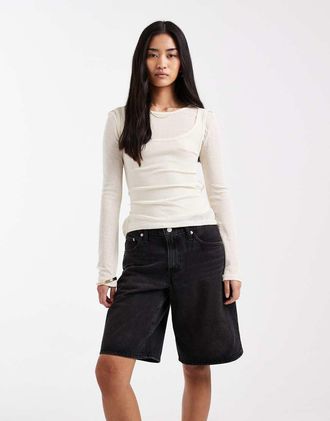 Levi's Middy - Jeans-Jorts in verwaschenem Schwarz