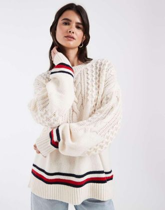 Tommy Jeans Oversize-Pullover aus Wolle in Cremewei&szlig;