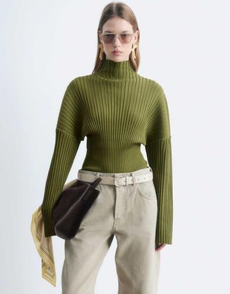 & Other Stories pull col chemin&eacute;e en maille pliss&eacute;e vert olive