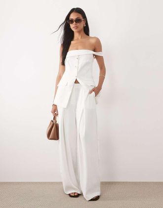 Asos Pantalon large ajust&eacute; et fluide &agrave; pinces - Blanc