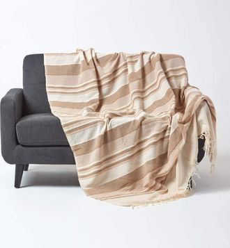 Homescapes große Tagesdecke Morocco, Sofa-Überwurf aus 100% Baumwolle, weiche Wohndecke 225 x 255 cm, gestreift, mit Fransen (225 x 255 cm, Beige)
