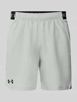 Under Armour Shorts mit elastischem Bund und Logo