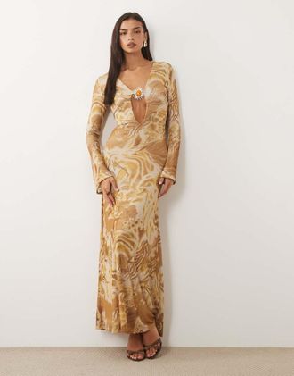 Asos Robe longue en tulle imprim&eacute; &agrave; manches &eacute;vas&eacute;es et d&eacute;tails m&eacute;talliques dor&eacute;s - Imprim&eacute; animal-Multi