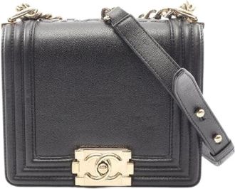 Chanel Sac bandouli&egrave;re Boy Pre-owned en cuir de veau grain&eacute; - Femme - Pre-owned - Noir - Taille: ONE Size