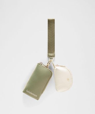 lululemon Pochette double &agrave; dragonne Portefeuille - Vert