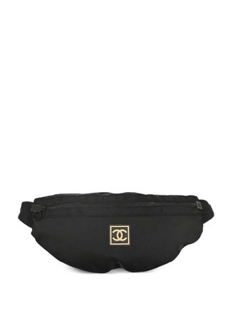 Chanel 2002 G&uuml;rteltasche mit Logo-Schild - Schwarz