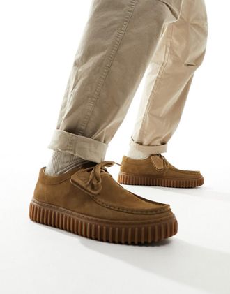 Clarks Clarks - Torhill - Niedrige Stiefel aus Wildleder in dunklem Sand-Braun